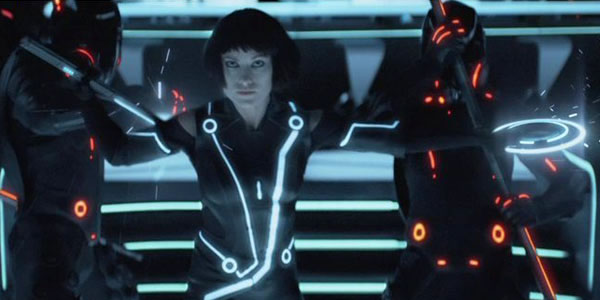 “TRON: Legacy” Film Review: It Fights For The Users